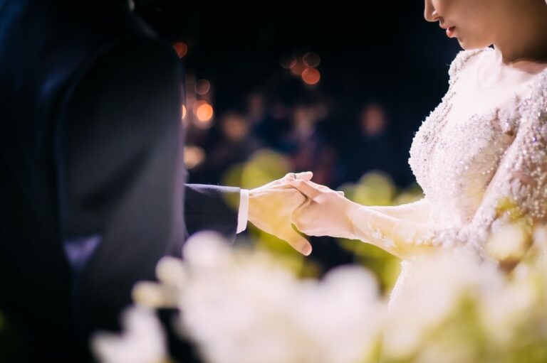 A Beginner’s Guide To Your Vow Renewal [2026]: Checklist and Everything ...