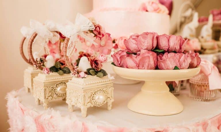 5 Best Wedding Gift Ideas for Brides and Grooms